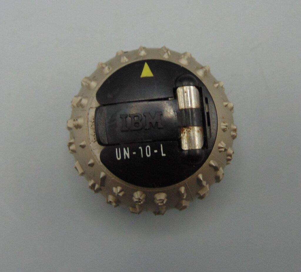 IBM Selectric Typeball Element UN-10-L Univers 10 Y Light