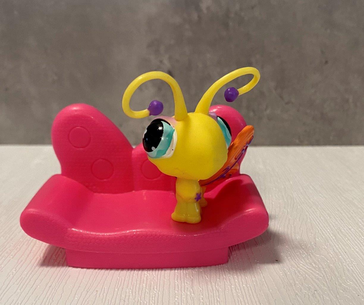 Littlest Pet Shop #497 Butterfly LPS Flower Eyes